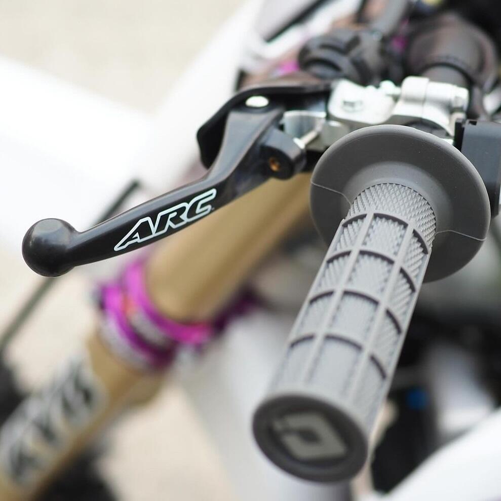 Prorima : distributeur équipements motocross marque 100%